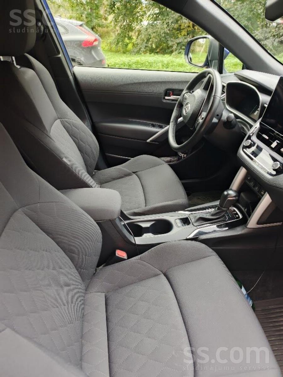Zils Toyota Corolla Cross 2023 Rīga, ar dzinēja tilpumu 2.00 L un nobraukumu 63 tūkst. km par 29850 €, foto 9 vietnē AUTOMOTO.COM.LV