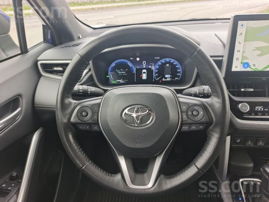 Zils Toyota Corolla Cross 2023 Rīga, ar dzinēja tilpumu 2.00 L un nobraukumu 63 tūkst. km par 29850 €, foto 12 vietnē AUTOMOTO.COM.LV