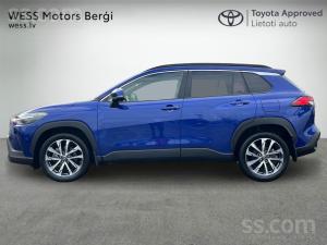 Blue Toyota Corolla Cross 2023 in Riga, with an engine capacity of 2.00 L and mileage of 27 thousand km for 32990 €, photo 4 on AUTOMOTO.COM.LV
