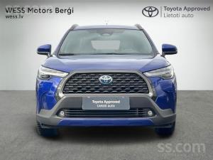 Blue Toyota Corolla Cross 2023 in Riga, with an engine capacity of 2.00 L and mileage of 27 thousand km for 32990 €, photo 6 on AUTOMOTO.COM.LV