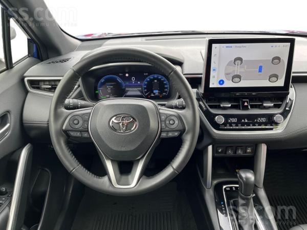 Blue Toyota Corolla Cross 2023 in Riga, with an engine capacity of 2.00 L and mileage of 27 thousand km for 32990 €, photo 10 on AUTOMOTO.COM.LV