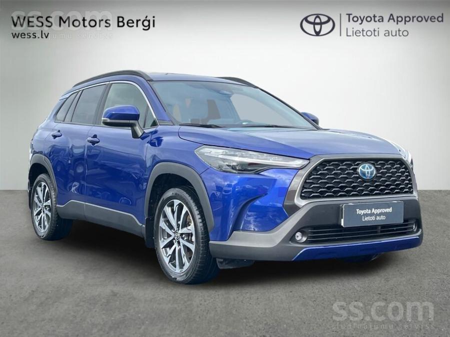 Blue Toyota Corolla Cross 2023 in Riga, with an engine capacity of 2.00 L and mileage of 27 thousand km for 32990 €, photo 26 on AUTOMOTO.COM.LV