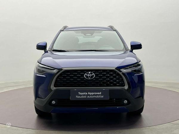 Zils Toyota Corolla Cross 2024 Panevēža, ar dzinēja tilpumu 1.80 L un nobraukumu 34 tūkst. km par 29990 €, foto 2 vietnē AUTOMOTO.COM.LV