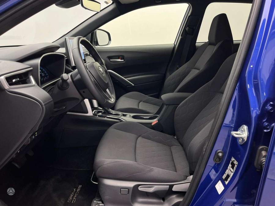 Синий Тойота Corolla Cross 2024 в Паневежис, объемом двигателя 1.80 л и пробегом 34 тыс. км за 29990 €, фото 10 на AUTOMOTO.COM.LV