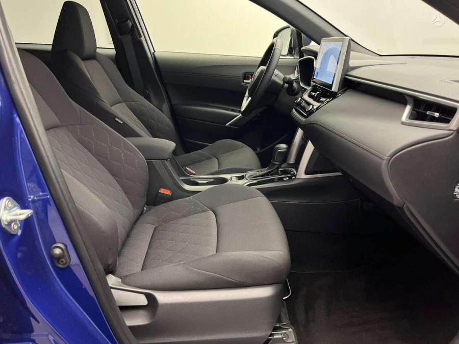 Синий Тойота Corolla Cross 2024 в Паневежис, объемом двигателя 1.80 л и пробегом 34 тыс. км за 29990 €, фото 16 на AUTOMOTO.COM.LV