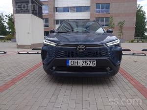 Синий Тойота Corolla Cross 2025 в Рига, объемом двигателя 2.00 л и пробегом 4 тыс. км за 43000 €, фото  на AUTOMOTO.COM.LV