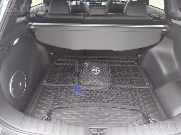 Blue Toyota Corolla Cross 2025 in Riga, with an engine capacity of 2.00 L and mileage of 4 thousand km for 43000 €, photo 10 on AUTOMOTO.COM.LV