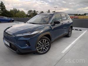 Синий Тойота Corolla Cross 2025 в Рига, объемом двигателя 2.00 л и пробегом 6 тыс. км за 41000 €, фото 3 на AUTOMOTO.COM.LV