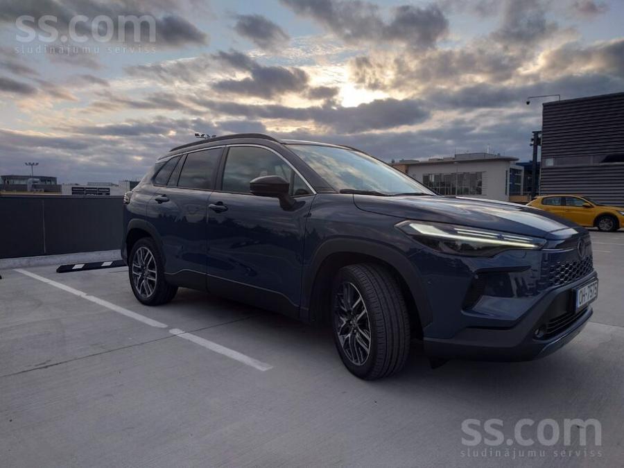 Синий Тойота Corolla Cross 2025 в Рига, объемом двигателя 2.00 л и пробегом 6 тыс. км за 41000 €, фото 4 на AUTOMOTO.COM.LV