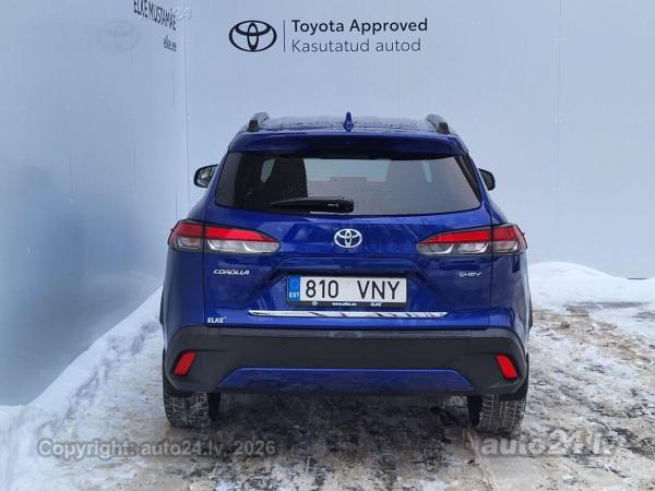 Zils Toyota Corolla Cross 2024 Tallina, ar dzinēja tilpumu 1.80 L un nobraukumu 18 tūkst. km par 33995 €, foto 4 vietnē AUTOMOTO.COM.LV