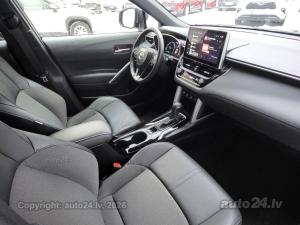 Zils Toyota Corolla Cross 2024 Tallina, ar dzinēja tilpumu 1.80 L un nobraukumu 18 tūkst. km par 33995 €, foto 6 vietnē AUTOMOTO.COM.LV