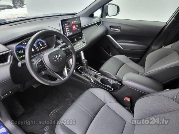 Синий Тойота Corolla Cross 2024 в Таллин, объемом двигателя 1.80 л и пробегом 18 тыс. км за 33995 €, фото 11 на AUTOMOTO.COM.LV