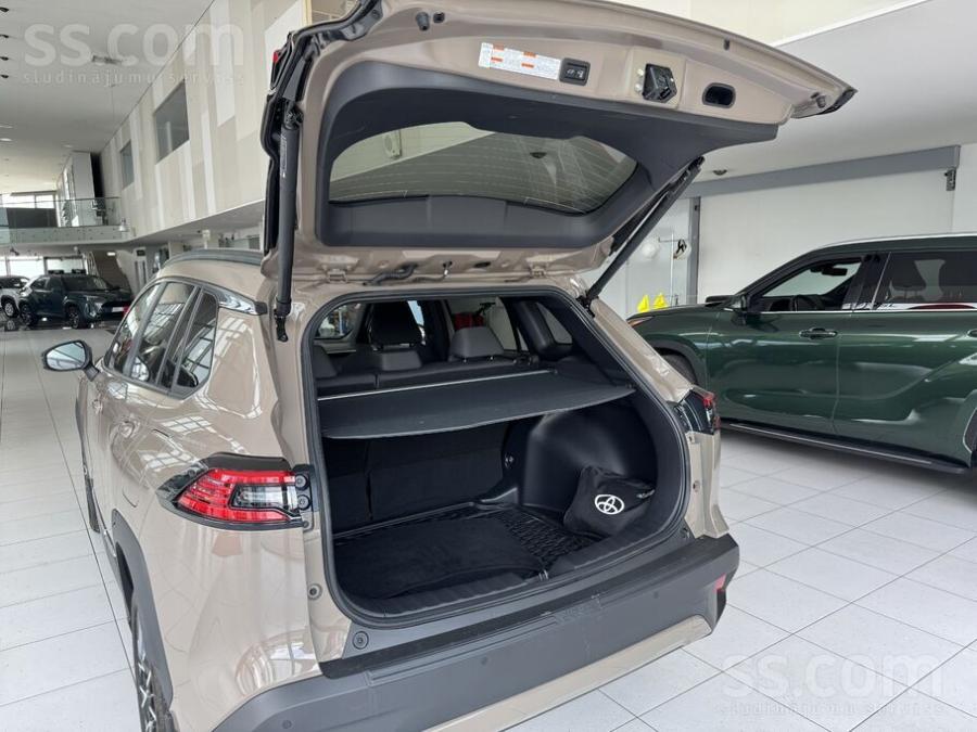Коричневый Тойота Corolla Cross 2025 в Рига, объемом двигателя 1.80 л и пробегом 15 тыс. км за 32700 €, фото 18 на AUTOMOTO.COM.LV