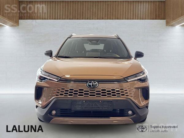 Коричневый Тойота Corolla Cross 2025 в Екабпилс, объемом двигателя 1.80 л и пробегом 15 тыс. км за 32700 €, фото 3 на AUTOMOTO.COM.LV