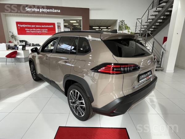 Коричневый Тойота Corolla Cross 2026 в Екабпилс, объемом двигателя 1.80 л и пробегом 10 тыс. км за 34200 €, фото 4 на AUTOMOTO.COM.LV
