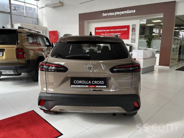 Коричневый Тойота Corolla Cross 2026 в Екабпилс, объемом двигателя 1.80 л и пробегом 10 тыс. км за 34200 €, фото 5 на AUTOMOTO.COM.LV