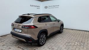 Коричневый Тойота Corolla Cross 2025 в Таллин, объемом двигателя 1.99 л и пробегом 16 тыс. км за 43995 €, фото 3 на AUTOMOTO.COM.LV