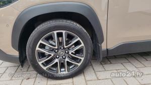 Коричневый Тойота Corolla Cross 2025 в Таллин, объемом двигателя 1.99 л и пробегом 16 тыс. км за 43995 €, фото 17 на AUTOMOTO.COM.LV