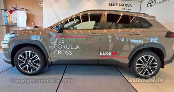 Brown Toyota Corolla Cross 2025 in Narva, with an engine capacity of 1.99 L and mileage of 16 thousand km for 38490 €, photo 3 on AUTOMOTO.COM.LV
