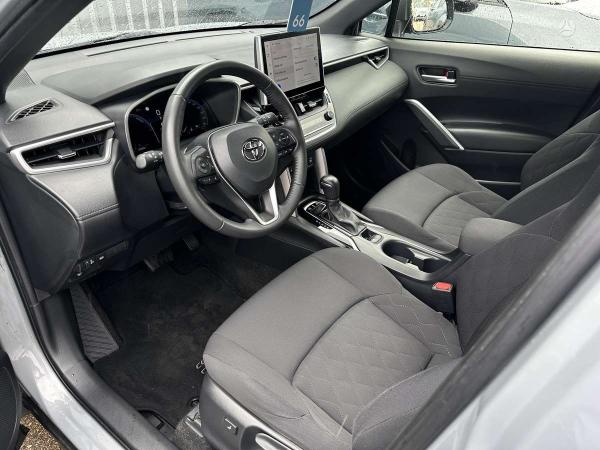Toyota Corolla Cross 2023 Kauņa, ar dzinēja tilpumu 2.00 L un nobraukumu 115 tūkst. km par 24971 €, foto 10 vietnē AUTOMOTO.COM.LV
