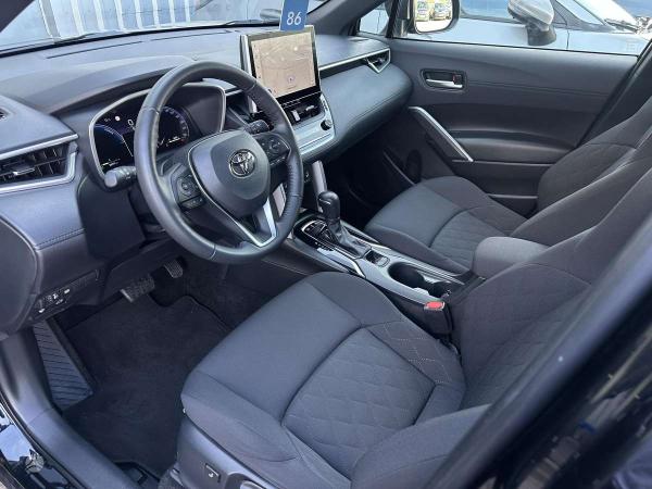 Toyota Corolla Cross 2023 Kauņa, ar dzinēja tilpumu 2.00 L un nobraukumu 57 tūkst. km par 28771 €, foto 10 vietnē AUTOMOTO.COM.LV