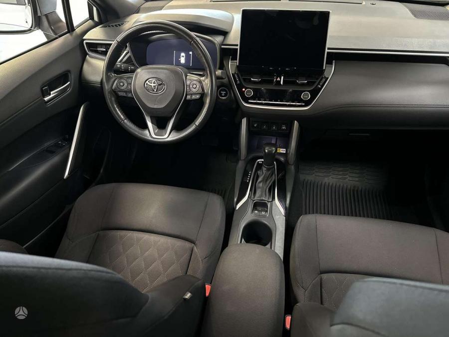 Тойота Corolla Cross 2024 в Вильнюс, объемом двигателя 1.80 л и пробегом 96 тыс. км за 27500 €, фото 14 на AUTOMOTO.COM.LV