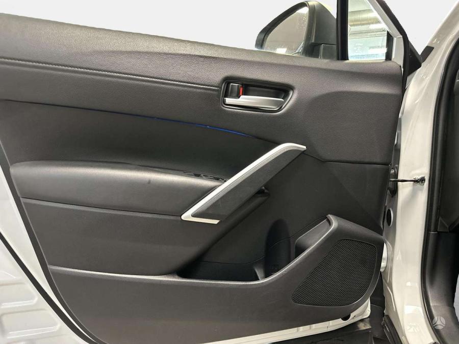 Toyota Corolla Cross 2024 in Vilnius, with an engine capacity of 1.80 L and mileage of 93 thousand km for 27500 €, photo 13 on AUTOMOTO.COM.LV