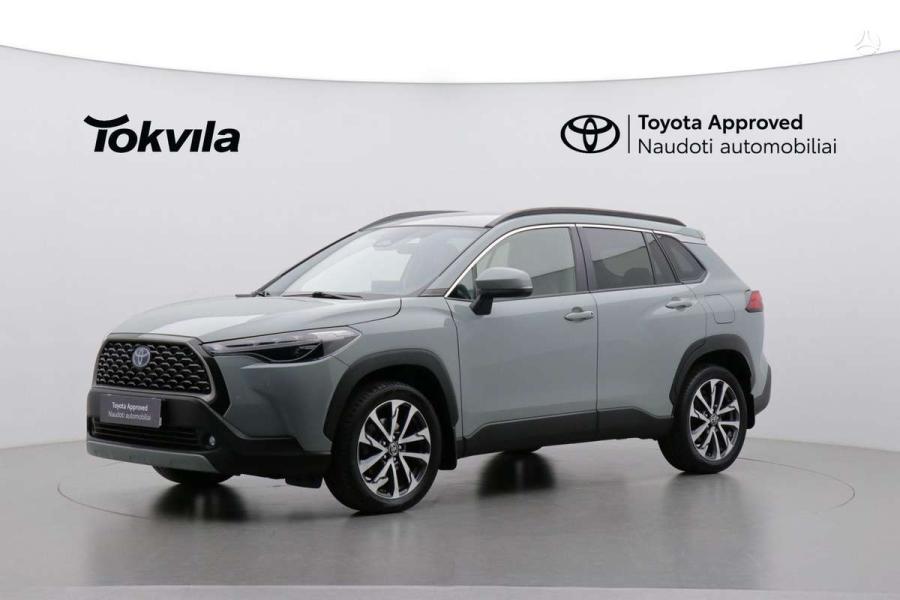 Zaļš Toyota Corolla Cross 2022 Viļņa, ar dzinēja tilpumu 1.99 L un nobraukumu 91 tūkst. km par 32900 €, foto 1 vietnē AUTOMOTO.COM.LV