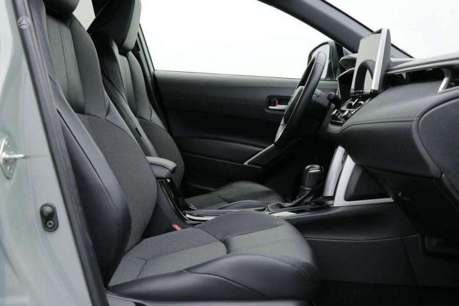 Zaļš Toyota Corolla Cross 2022 Viļņa, ar dzinēja tilpumu 1.99 L un nobraukumu 91 tūkst. km par 32900 €, foto 10 vietnē AUTOMOTO.COM.LV
