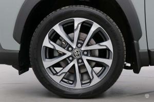 Zaļš Toyota Corolla Cross 2022 Viļņa, ar dzinēja tilpumu 1.99 L un nobraukumu 91 tūkst. km par 32900 €, foto 17 vietnē AUTOMOTO.COM.LV