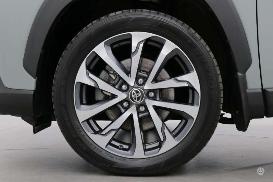 Zaļš Toyota Corolla Cross 2022 Viļņa, ar dzinēja tilpumu 1.99 L un nobraukumu 91 tūkst. km par 32900 €, foto 17 vietnē AUTOMOTO.COM.LV