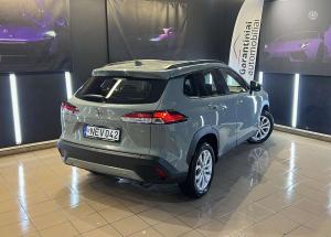 Зеленый Тойота Corolla Cross 2024 в Вильнюс, объемом двигателя 1.80 л и пробегом 24 тыс. км за 27500 €, фото 3 на AUTOMOTO.COM.LV