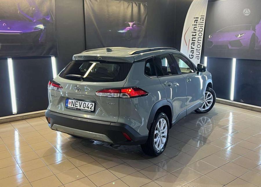 Зеленый Тойота Corolla Cross 2024 в Вильнюс, объемом двигателя 1.80 л и пробегом 24 тыс. км за 27500 €, фото 3 на AUTOMOTO.COM.LV