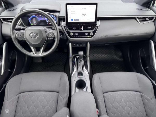 Zaļš Toyota Corolla Cross 2024 Viļņa, ar dzinēja tilpumu 1.80 L un nobraukumu 24 tūkst. km par 27500 €, foto 5 vietnē AUTOMOTO.COM.LV