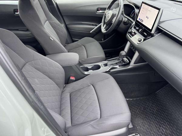 Zaļš Toyota Corolla Cross 2024 Viļņa, ar dzinēja tilpumu 1.80 L un nobraukumu 24 tūkst. km par 27500 €, foto 6 vietnē AUTOMOTO.COM.LV