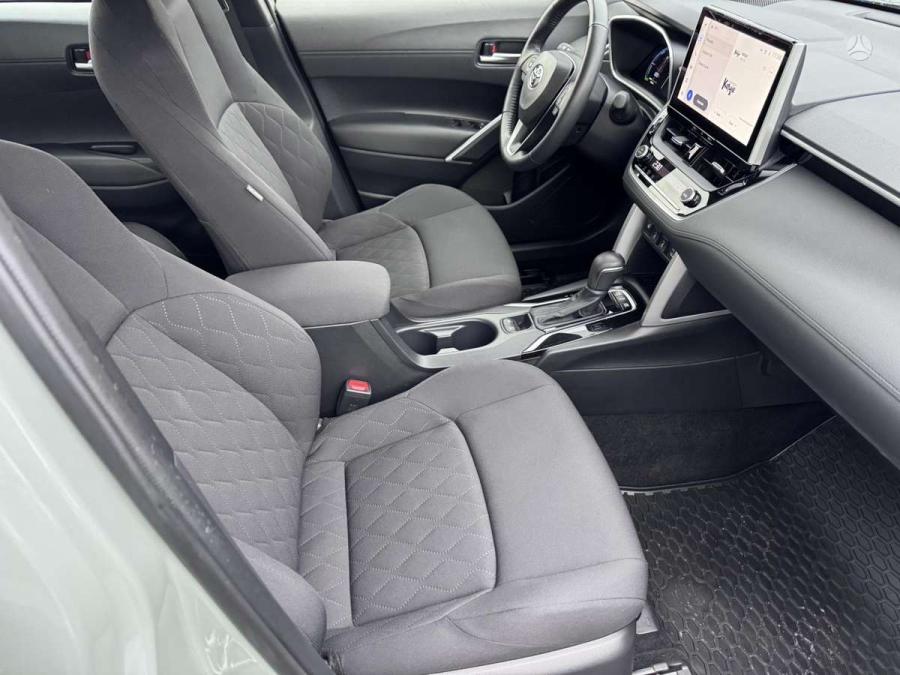 Зеленый Тойота Corolla Cross 2024 в Вильнюс, объемом двигателя 1.80 л и пробегом 24 тыс. км за 27500 €, фото 6 на AUTOMOTO.COM.LV