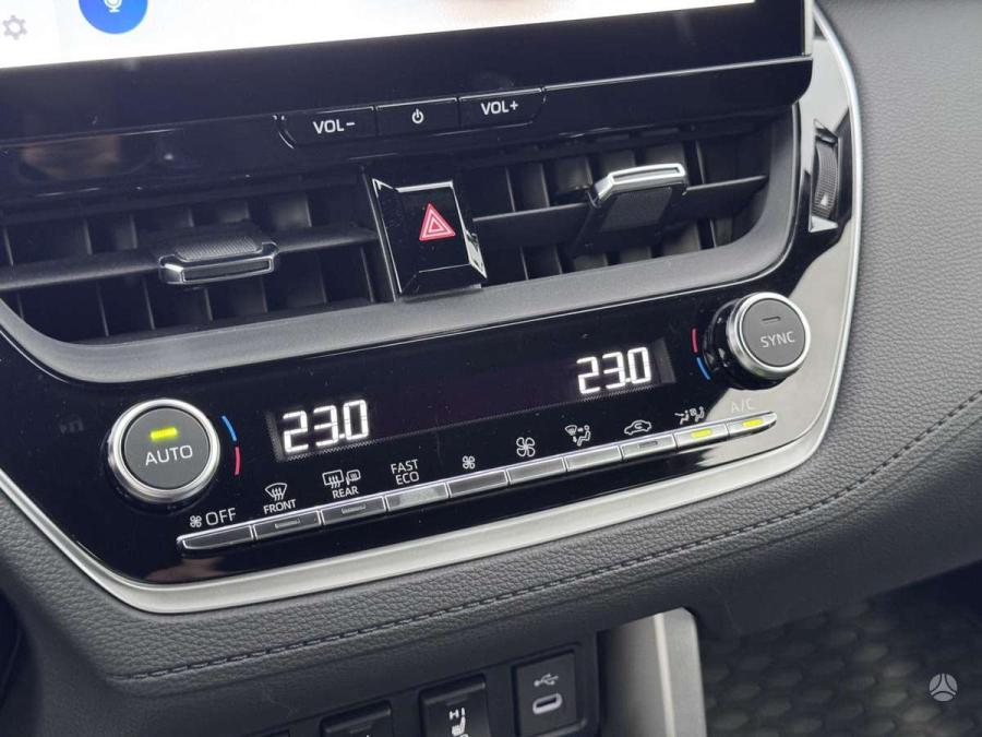 Зеленый Тойота Corolla Cross 2024 в Вильнюс, объемом двигателя 1.80 л и пробегом 24 тыс. км за 27500 €, фото 21 на AUTOMOTO.COM.LV