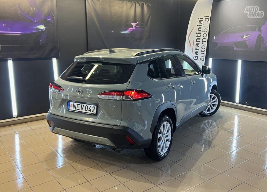 Зеленый Тойота Corolla Cross 2024 в Авиженяй, объемом двигателя 1.80 л и пробегом 24 тыс. км за 27500 €, фото 3 на AUTOMOTO.COM.LV