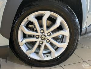 Зеленый Тойота Corolla Cross 2024 в Авиженяй, объемом двигателя 1.80 л и пробегом 24 тыс. км за 27500 €, фото 4 на AUTOMOTO.COM.LV