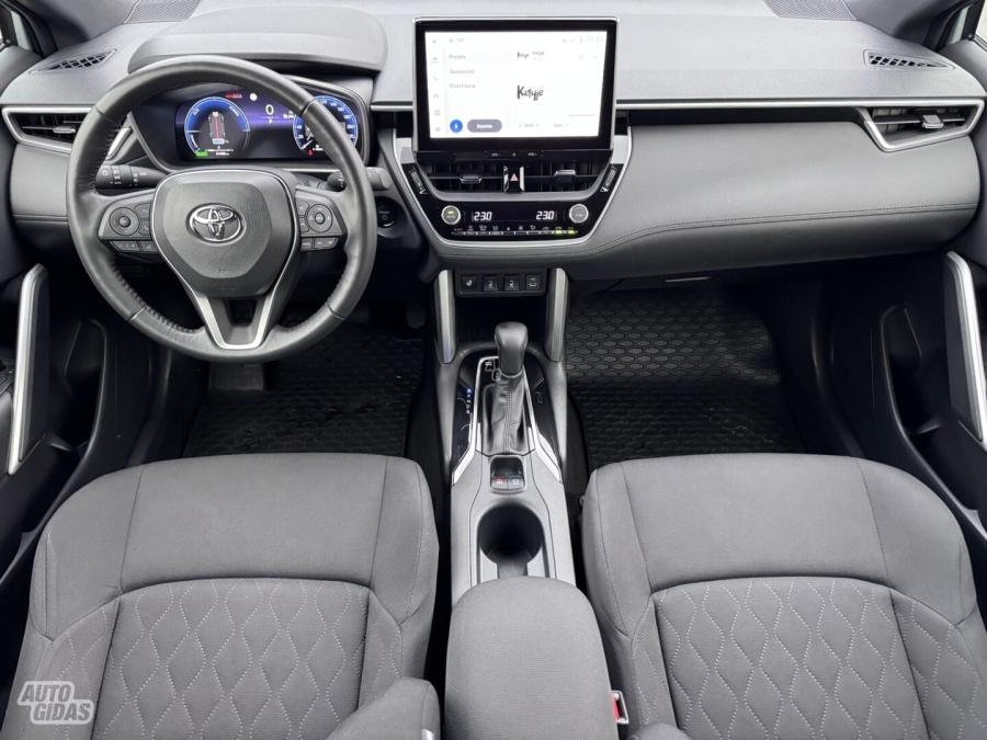 Зеленый Тойота Corolla Cross 2024 в Авиженяй, объемом двигателя 1.80 л и пробегом 24 тыс. км за 27500 €, фото 5 на AUTOMOTO.COM.LV