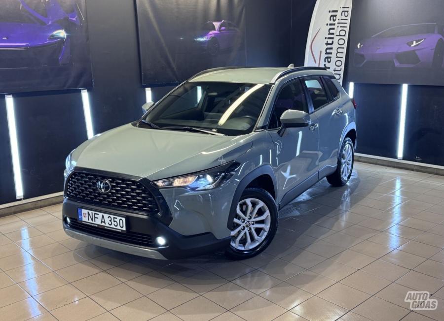 Зеленый Тойота Corolla Cross 2024 в Авиженяй, объемом двигателя 1.80 л и пробегом 43 тыс. км за 27500 €, фото 1 на AUTOMOTO.COM.LV