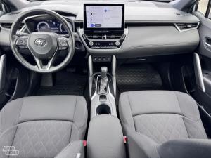 Зеленый Тойота Corolla Cross 2024 в Авиженяй, объемом двигателя 1.80 л и пробегом 43 тыс. км за 27500 €, фото 3 на AUTOMOTO.COM.LV