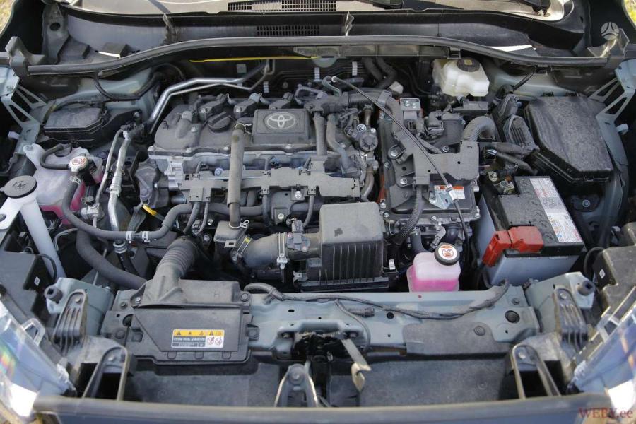 Green Toyota Corolla Cross 2025 in Tallinn, with an engine capacity of 1.80 L and mileage of 13 thousand km for 10000 €, photo 18 on AUTOMOTO.COM.LV