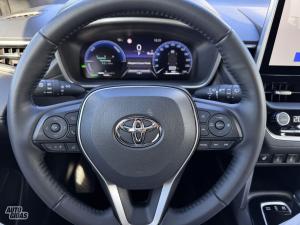 Green Toyota Corolla Cross 2025 in Avizieniai, with an engine capacity of 1.80 L and mileage of 43 thousand km for 27950 €, photo 9 on AUTOMOTO.COM.LV