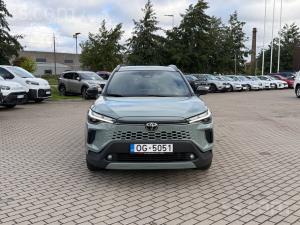 Green Toyota Corolla Cross 2025 in Liepaja, with an engine capacity of 1.80 L and mileage of 24 thousand km for 32900 €, photo 8 on AUTOMOTO.COM.LV