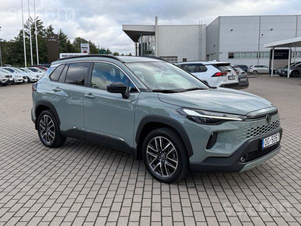 Zaļš Toyota Corolla Cross 2025 Liepāja, ar dzinēja tilpumu 1.80 L un nobraukumu 24 tūkst. km par 32900 €, foto 5 vietnē AUTOMOTO.COM.LV