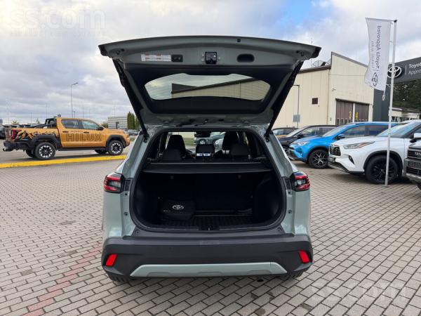 Zaļš Toyota Corolla Cross 2025 Liepāja, ar dzinēja tilpumu 1.80 L un nobraukumu 24 tūkst. km par 32900 €, foto 10 vietnē AUTOMOTO.COM.LV