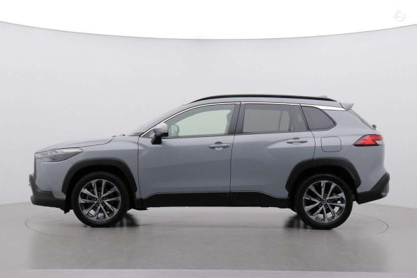 Pelēks Toyota Corolla Cross 2022 Viļņa, ar dzinēja tilpumu 1.99 L un nobraukumu 50 tūkst. km par 31900 €, foto 4 vietnē AUTOMOTO.COM.LV