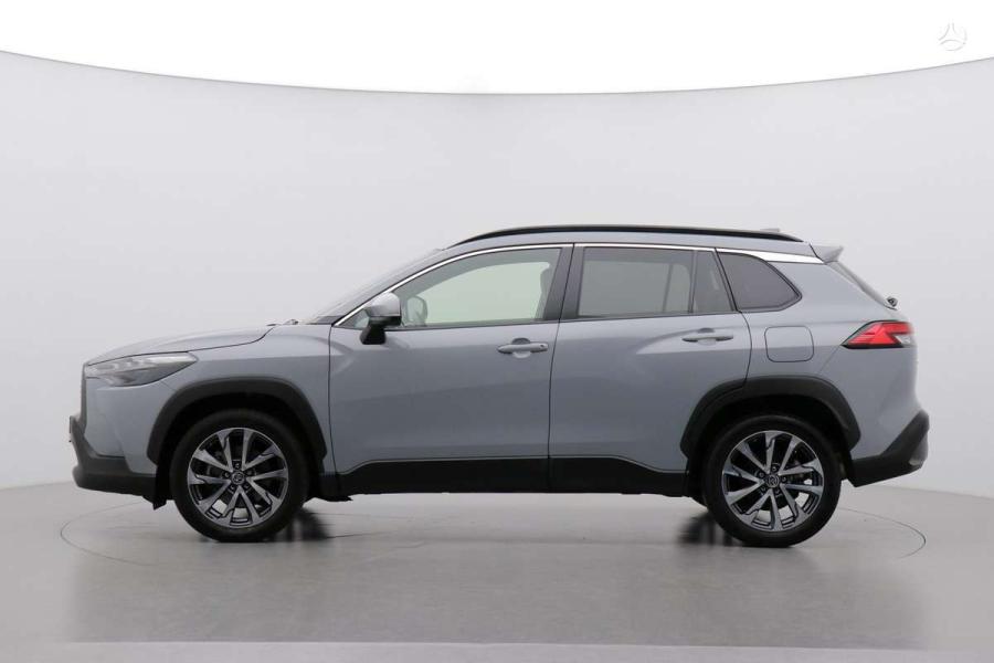 Pelēks Toyota Corolla Cross 2022 Viļņa, ar dzinēja tilpumu 1.99 L un nobraukumu 50 tūkst. km par 31900 €, foto 5 vietnē AUTOMOTO.COM.LV