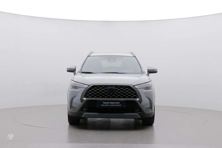 Pelēks Toyota Corolla Cross 2022 Viļņa, ar dzinēja tilpumu 1.99 L un nobraukumu 50 tūkst. km par 31900 €, foto 7 vietnē AUTOMOTO.COM.LV